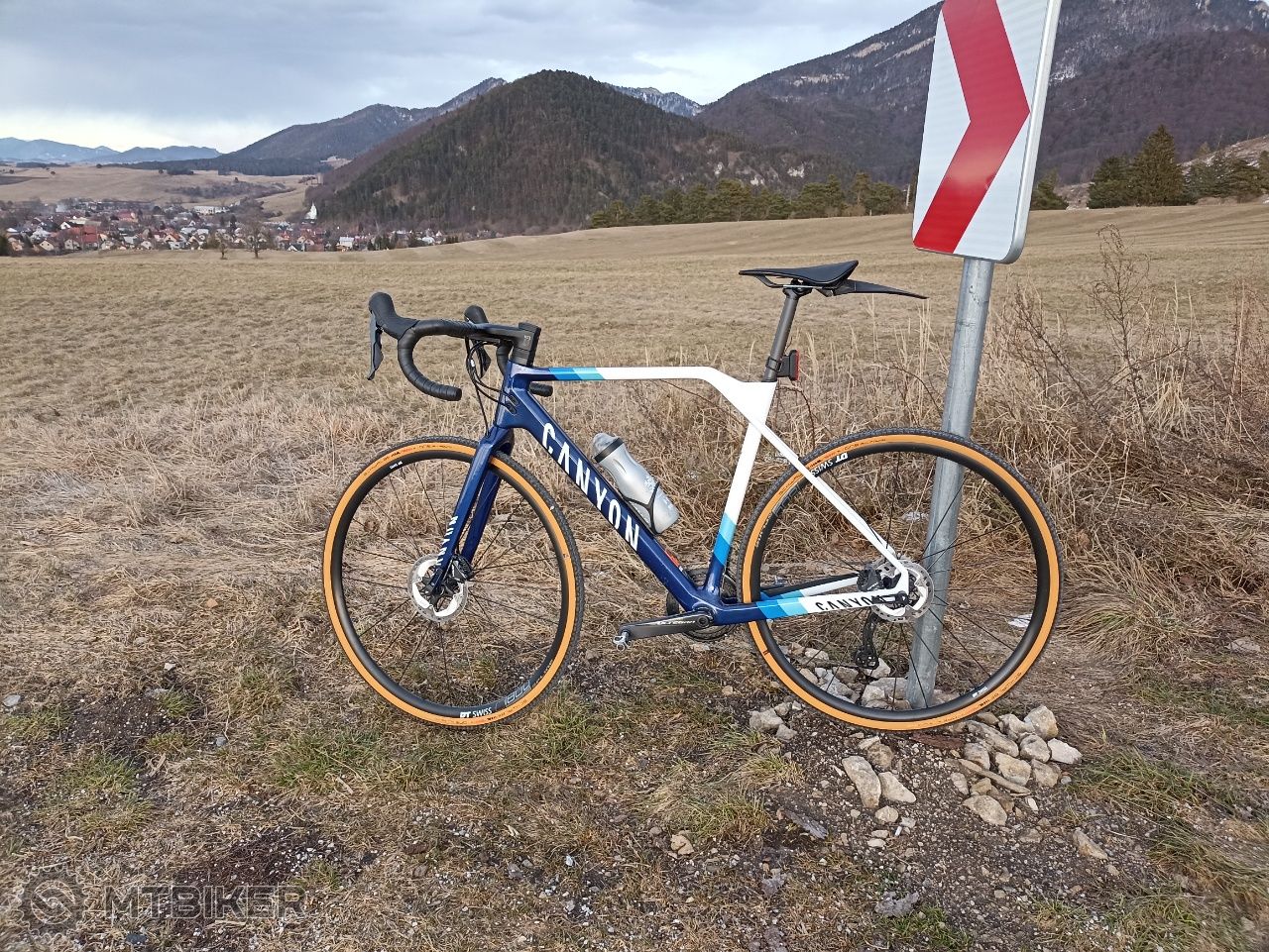 Canyon Inflite CF SL 7 M - Gravel bicykle a bicykle na cyclokros ...