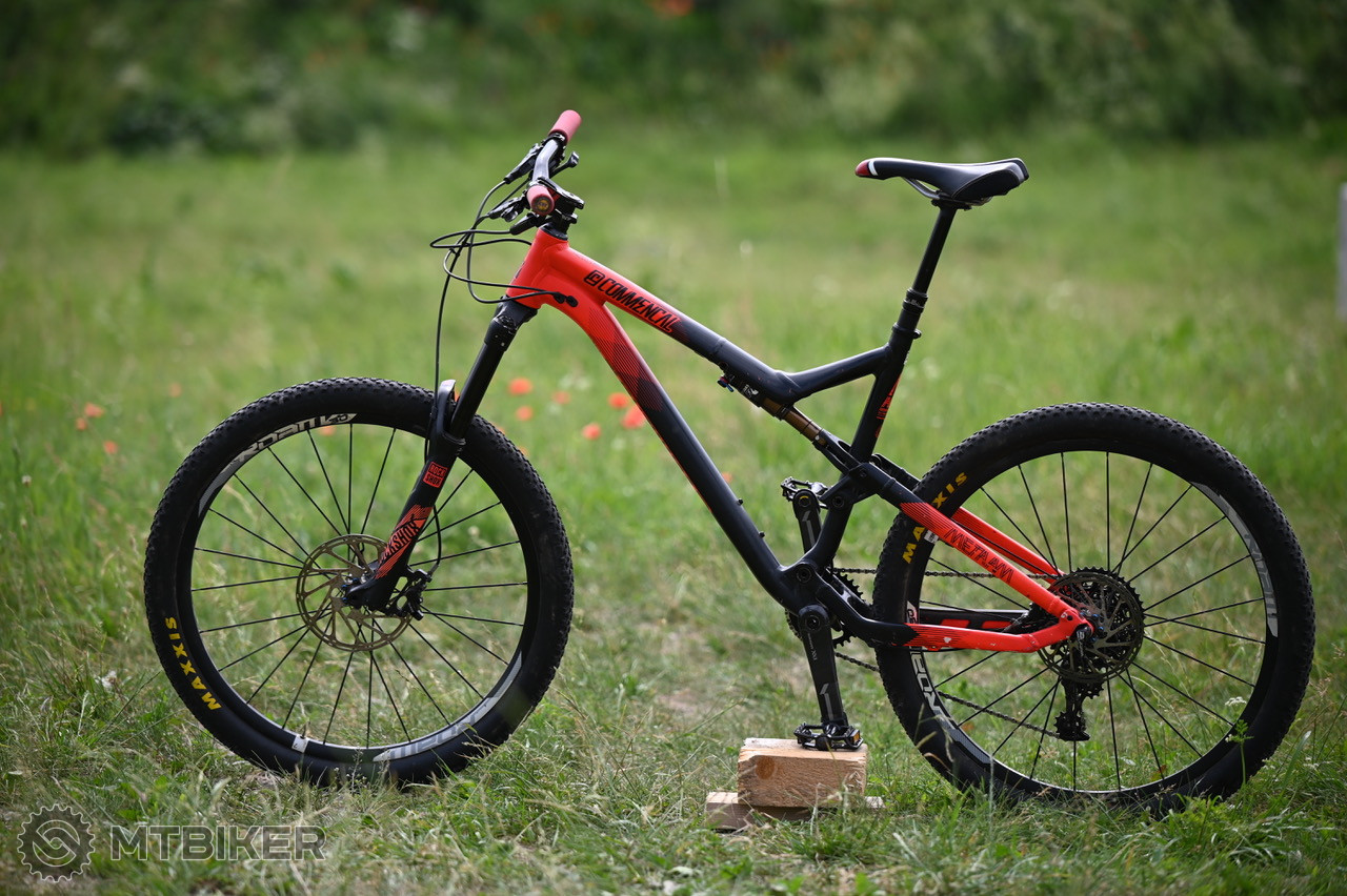 Commencal Meta AM v4 2016 RED L - Horské celoodpružené bicykle ...