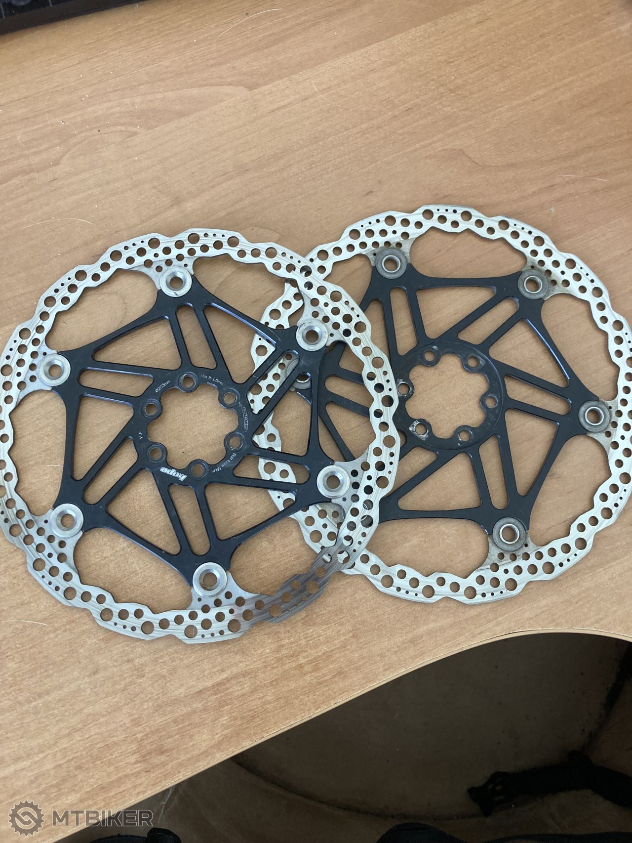 Shimano Rt76 180mm 6dier - Brzdové kotúče na bicykel - MTBIKER bazár