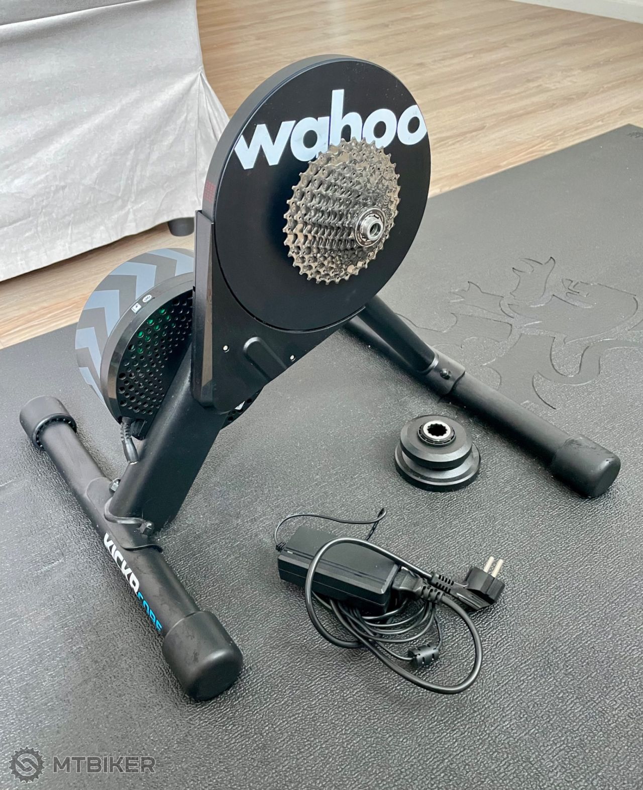 Wahoo Kickr Core Zwift Cog+Podložka+1 year Zwift - Cyklistické ...