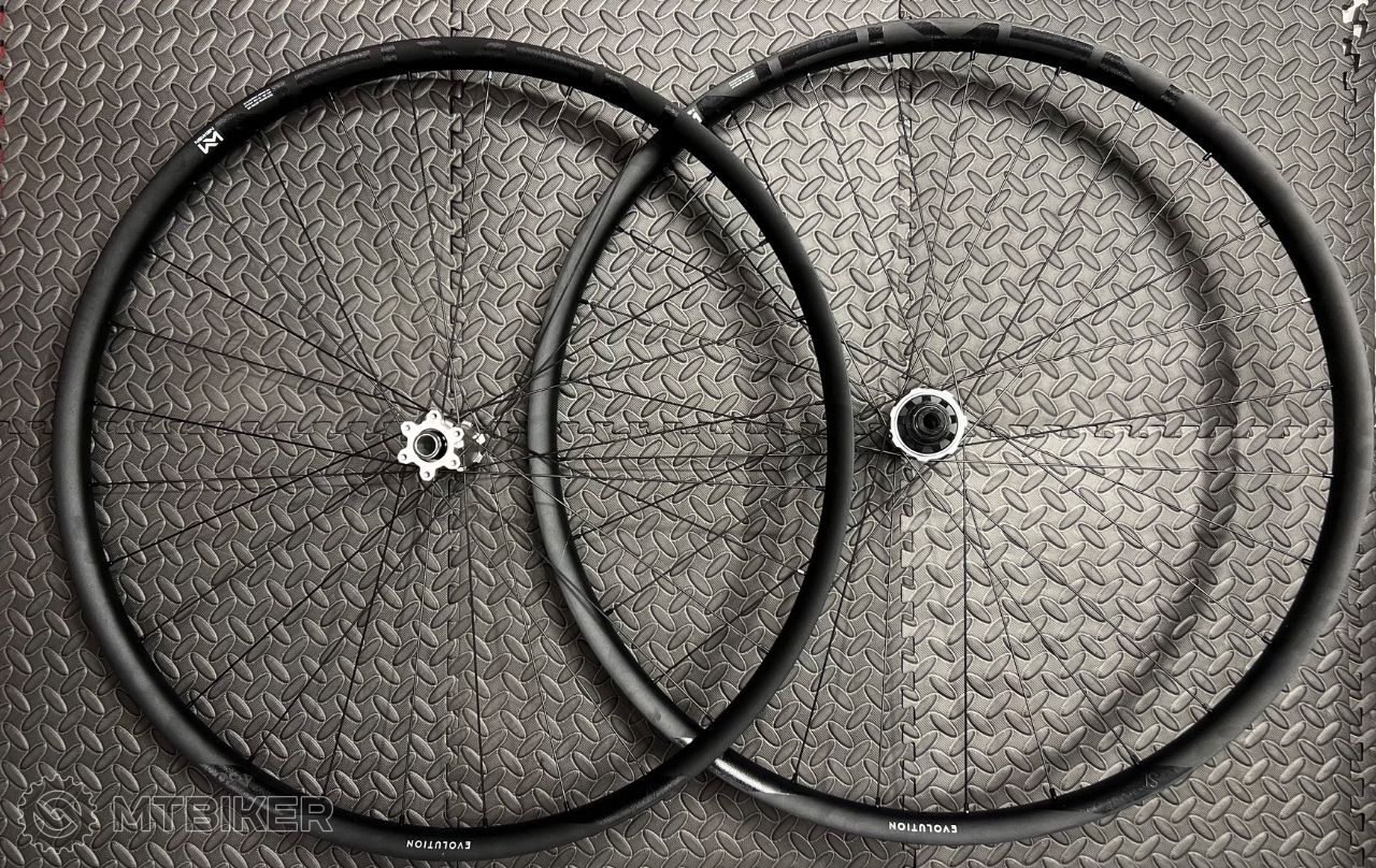 Roval Control 29 Carbon - DT Swiss 350 - 29" kolesá na horský bicykel ...