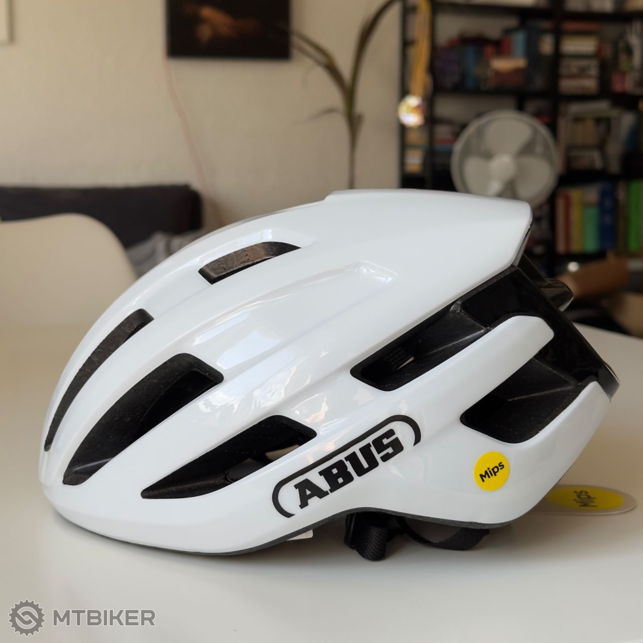 Cyklo helma Abus PowerDome Mips Shiny White vel. L - Silniční přilby na ...