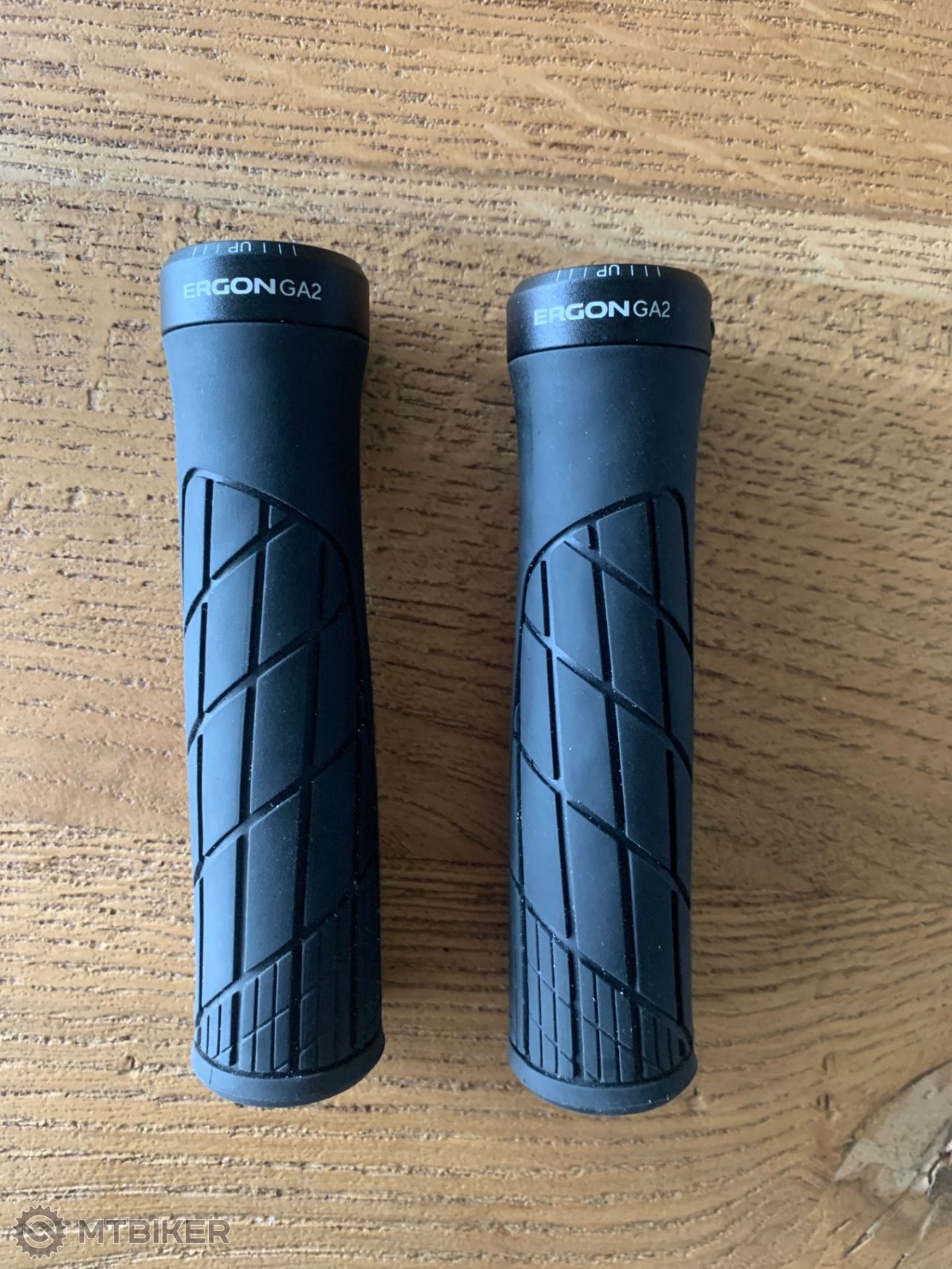 Ergon GA2 gripy, 110 g, black - Gripy na bicykel - MTBIKER bazár