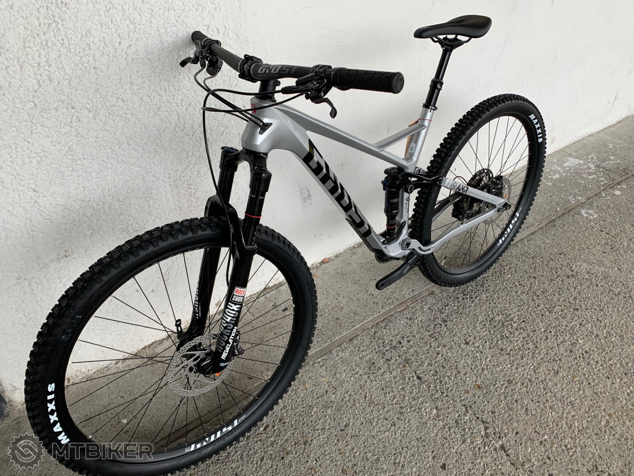 Ghost Slamr 6.9 LC Iridium Silver / JET Black / Riot RED 2020 - Horské ...